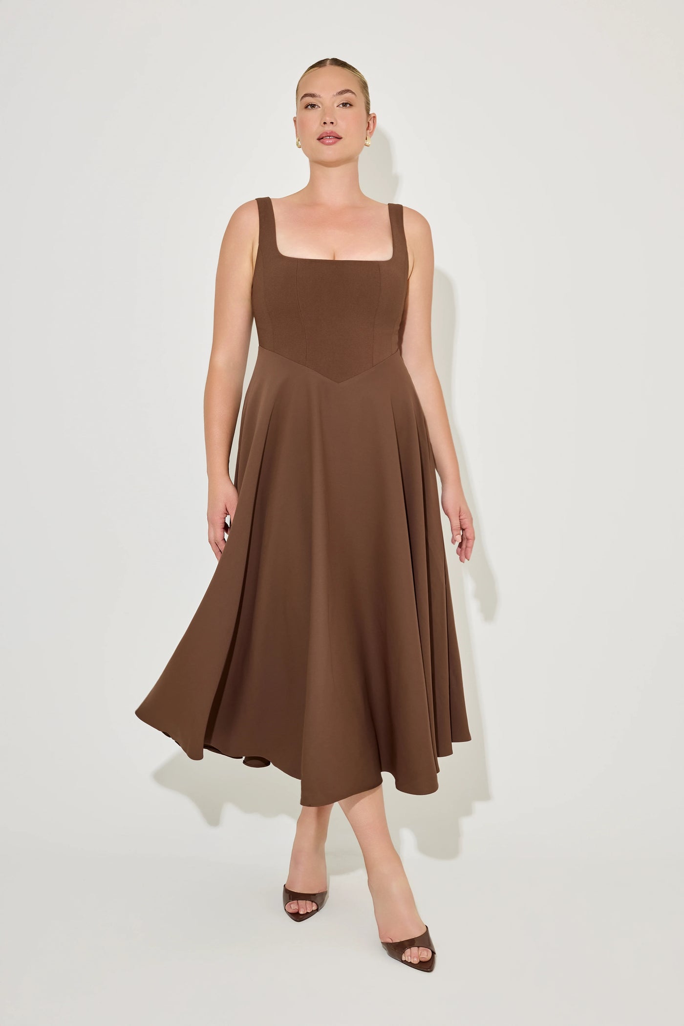 Odd Muse – Dress Hire AU